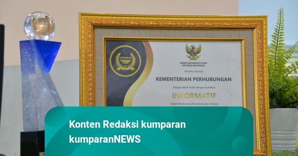 Kemenhub Pertahankan Predikat Badan Publik Informatif Lima Kali Berturut-turut | kumparan.com